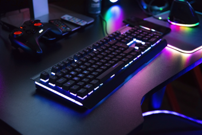 IZERIS Semi-mechanical Gaming Keyboard, schwarz